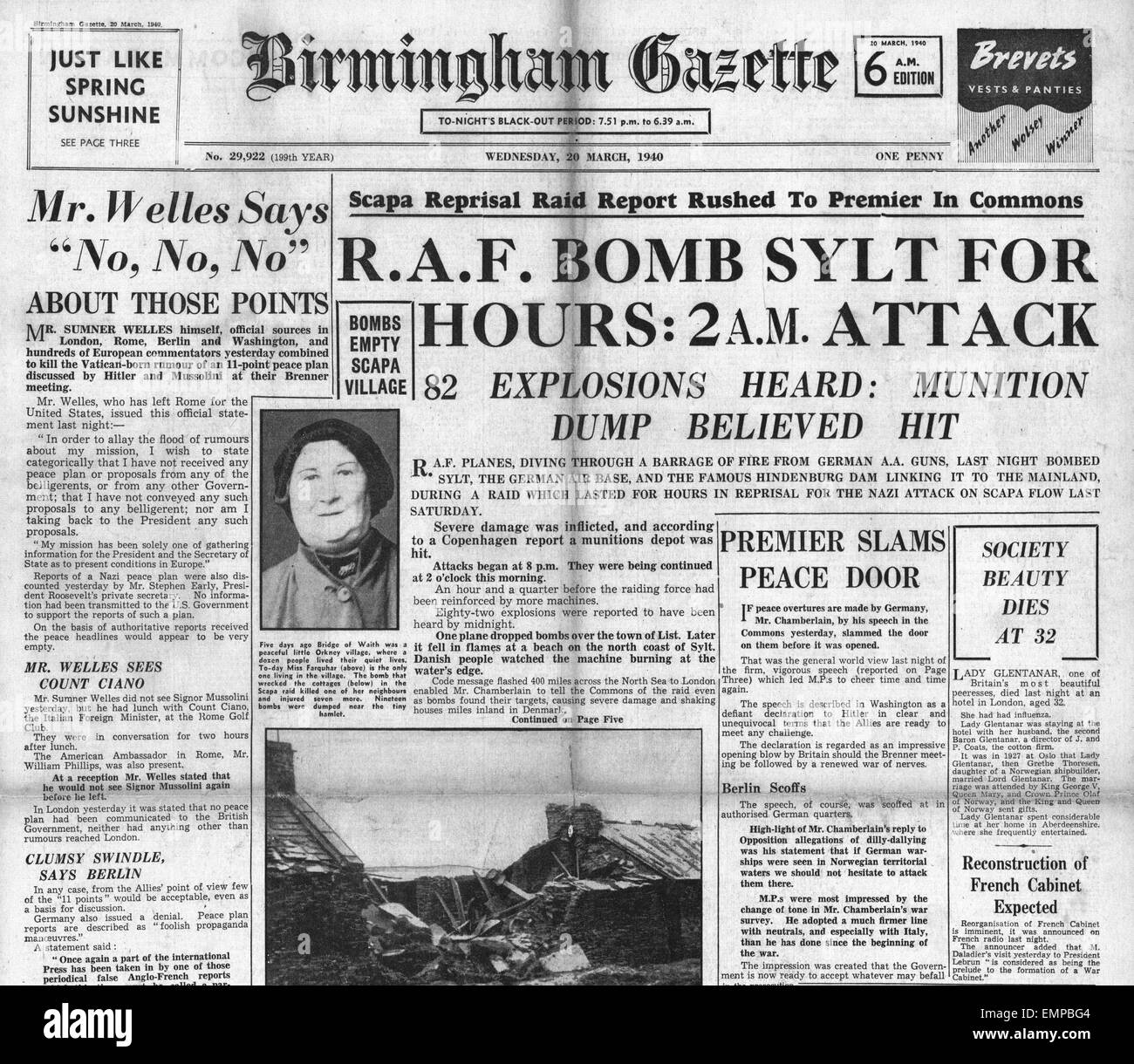 1940 front page Birmingham Gazette RAF Bomb German Island of Sylt Stock ...