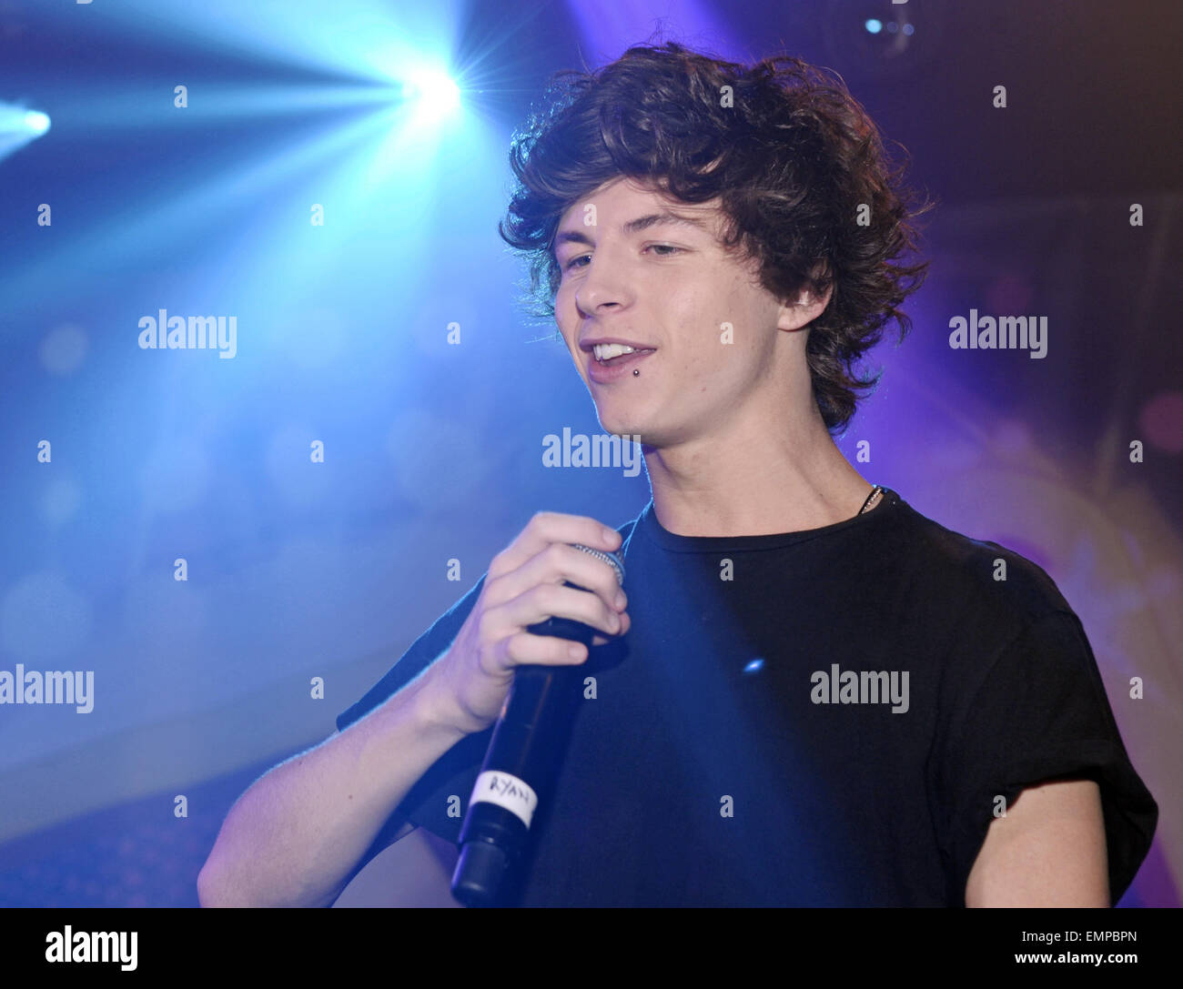 'The X Factor' evictees Blonde Electra and Overload Generation perform ...