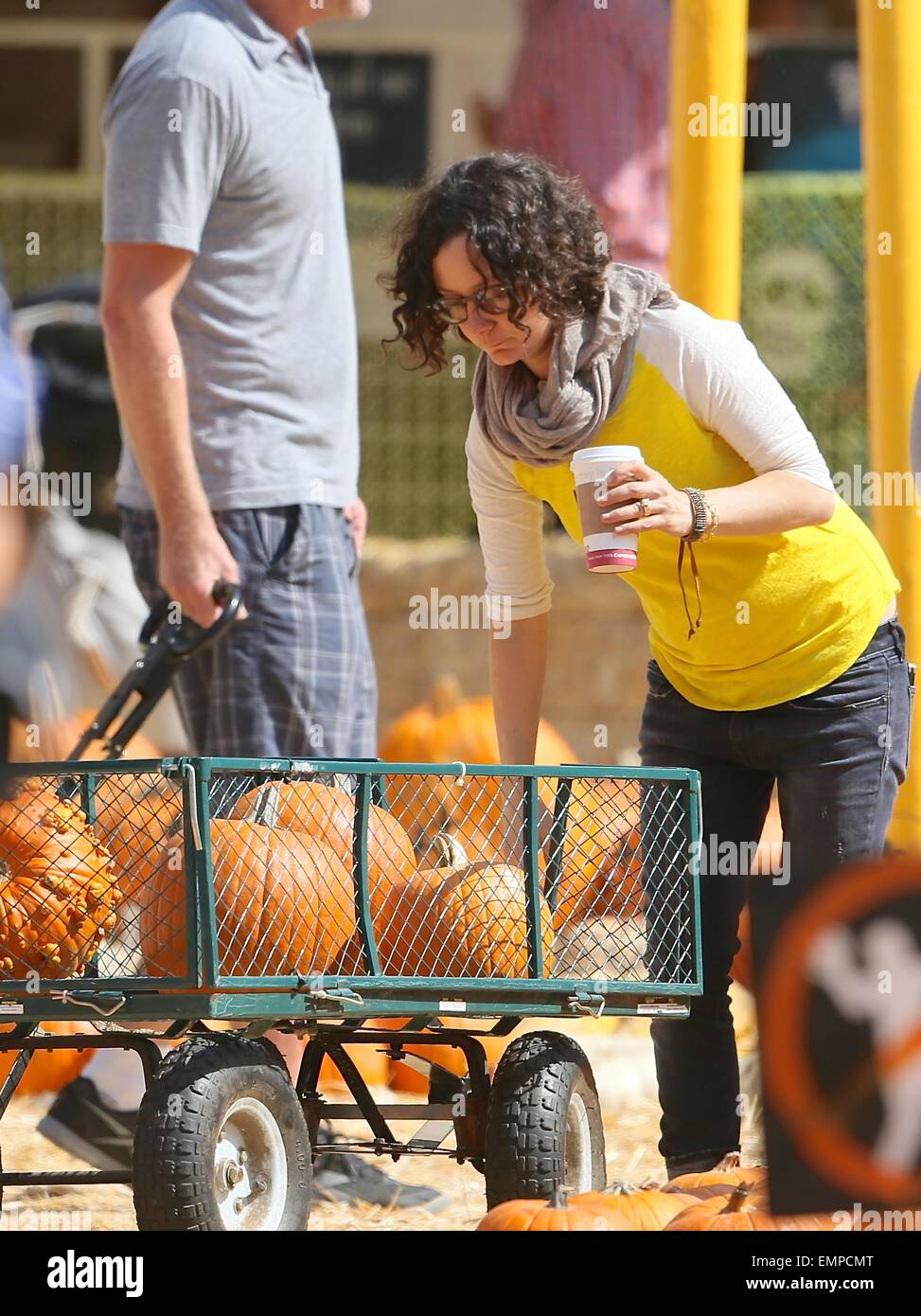 Pregnant Sara Gilbert and partner Linda Perry spend time as a family at ...