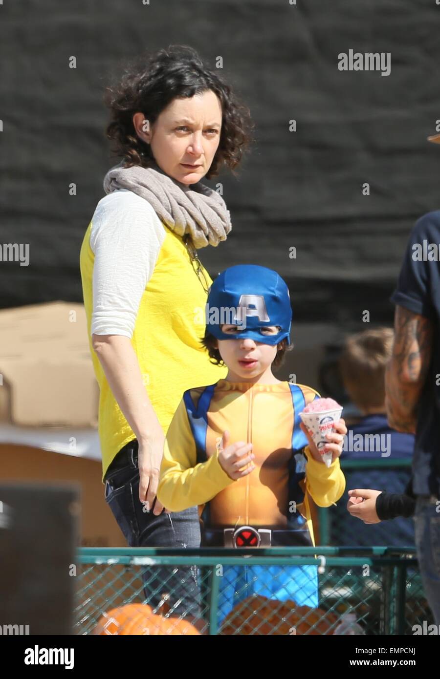 Pregnant Sara Gilbert and partner Linda Perry spend time as a family at ...