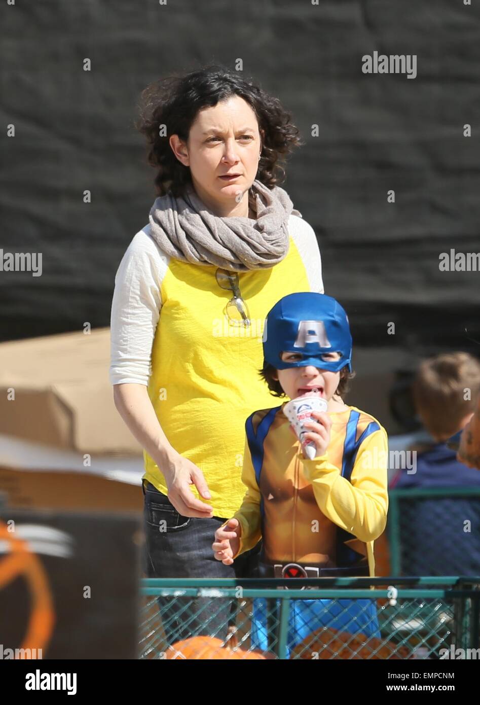 Pregnant Sara Gilbert and partner Linda Perry spend time as a family at ...