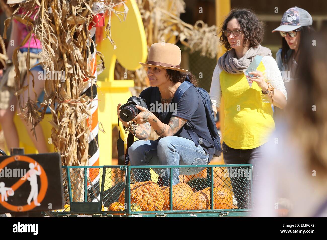 Pregnant Sara Gilbert and partner Linda Perry spend time as a family at ...