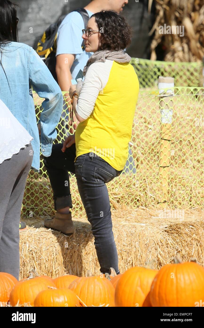 Pregnant Sara Gilbert and partner Linda Perry spend time as a family at ...