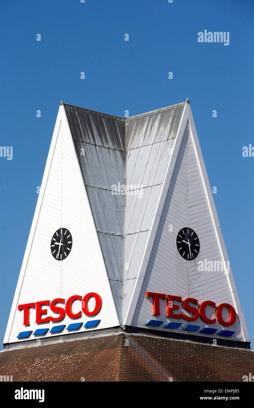 Sign for Tesco Supermarket Stock Photo - Alamy