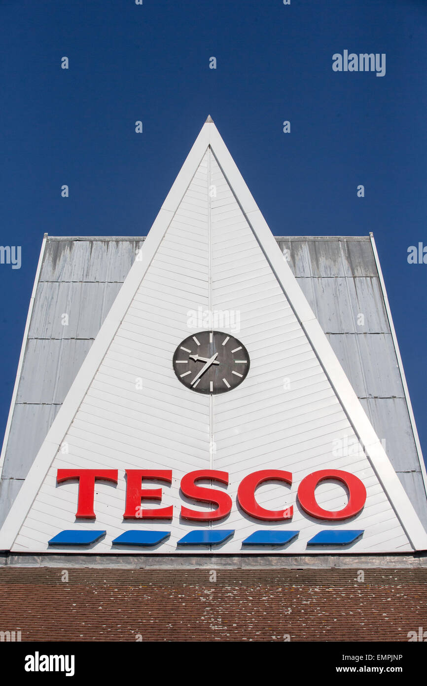 Sign for Tesco Supermarket Stock Photo - Alamy
