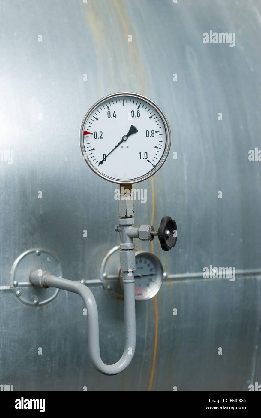 Pressure tank hi-res stock photography and images - Alamy