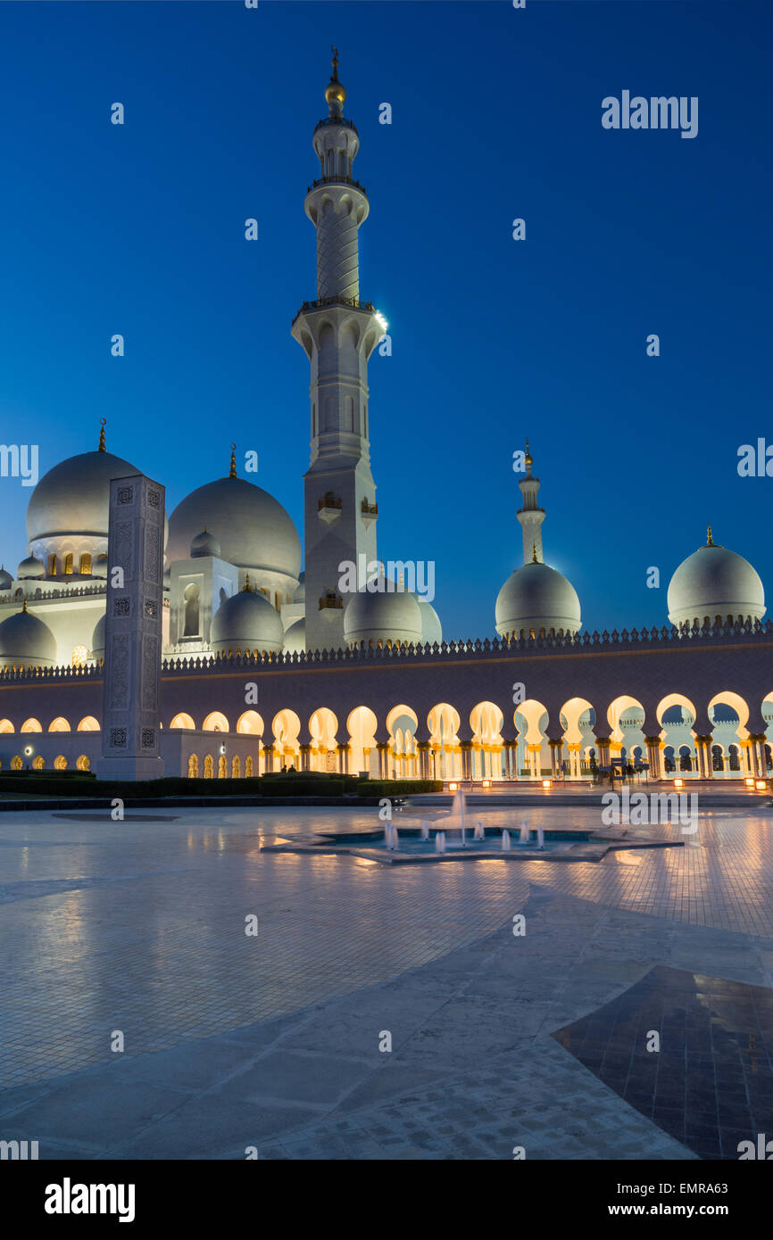 Sheikh Zayed Grand Mosque Stock Photo - Alamy