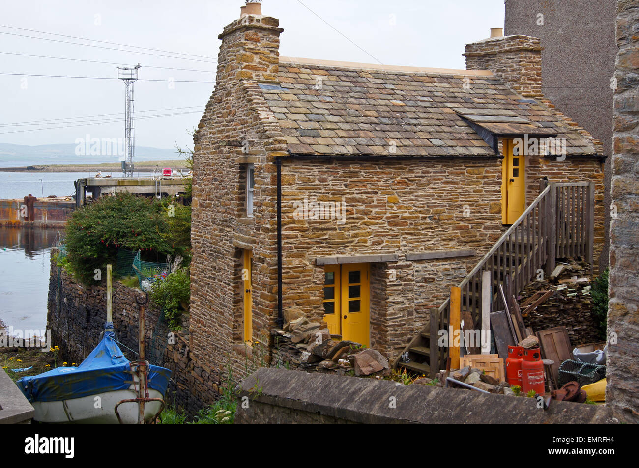 Traditional fishermans cottage hi-res stock photography and images - Alamy