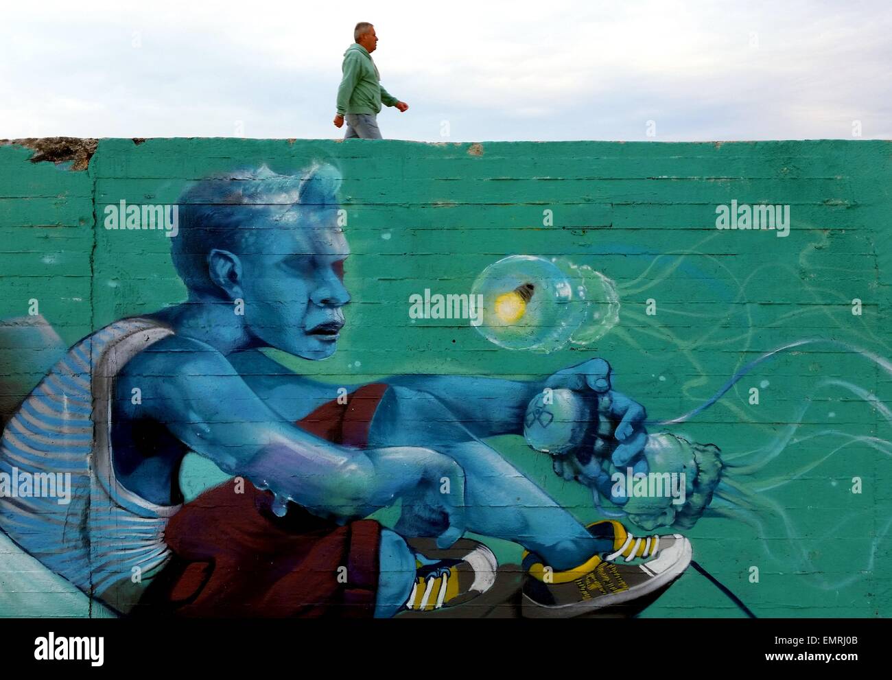 Long graffitti painted wall hi-res stock photography and images - Alamy