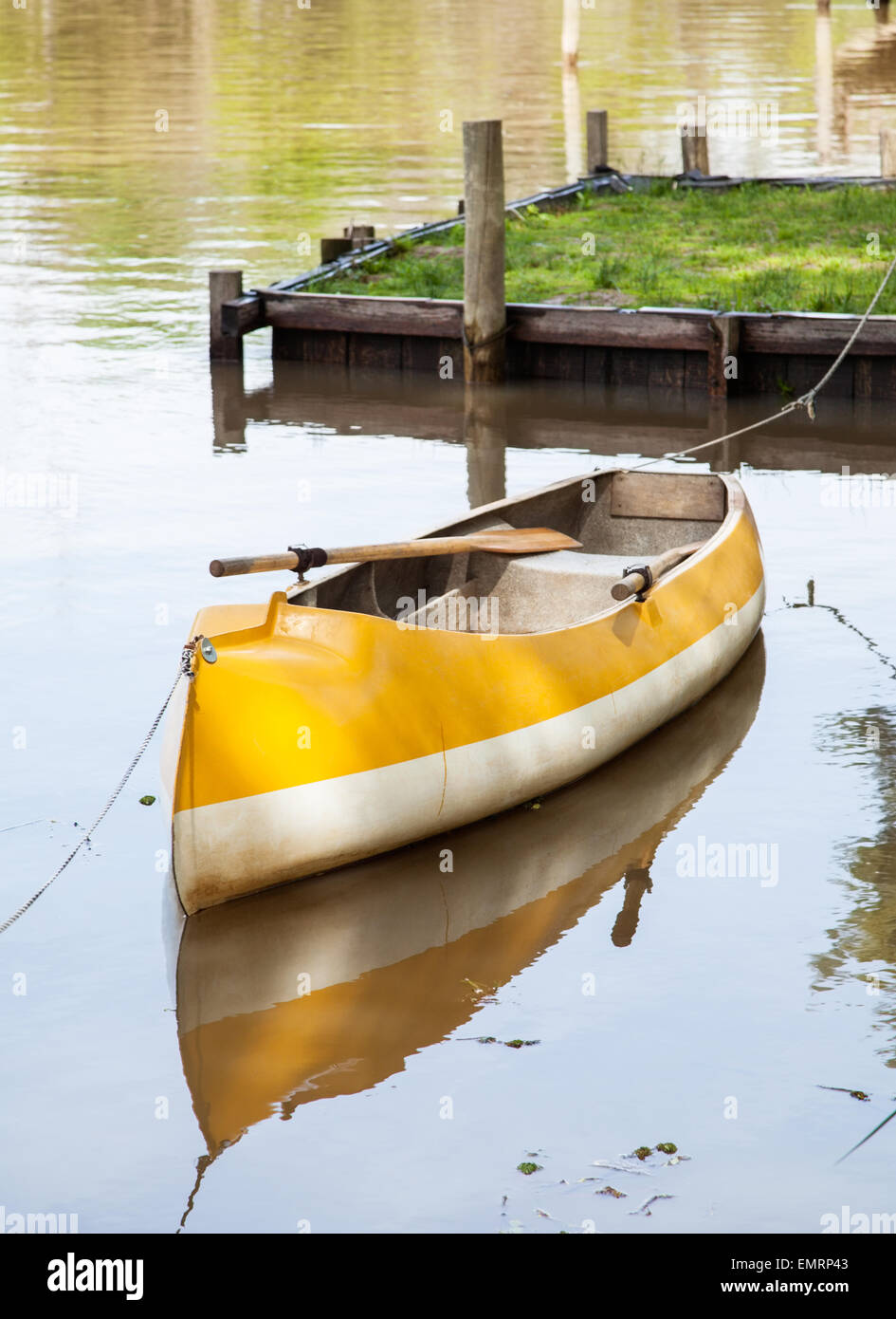 Empty canoe hi-res stock photography and images - Alamy