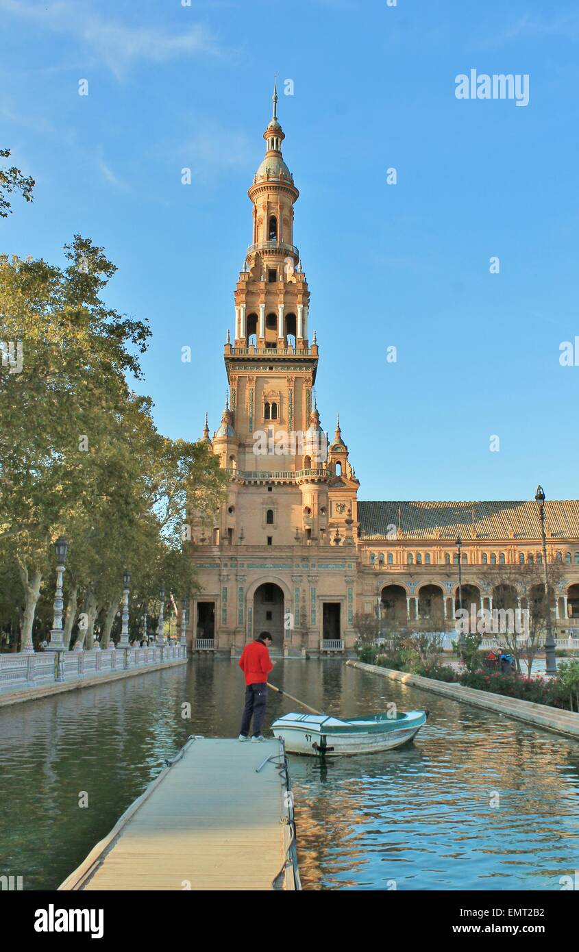 Spanish Square (Plaza de Espana) in Sevilla, Spain Stock Photo - Alamy