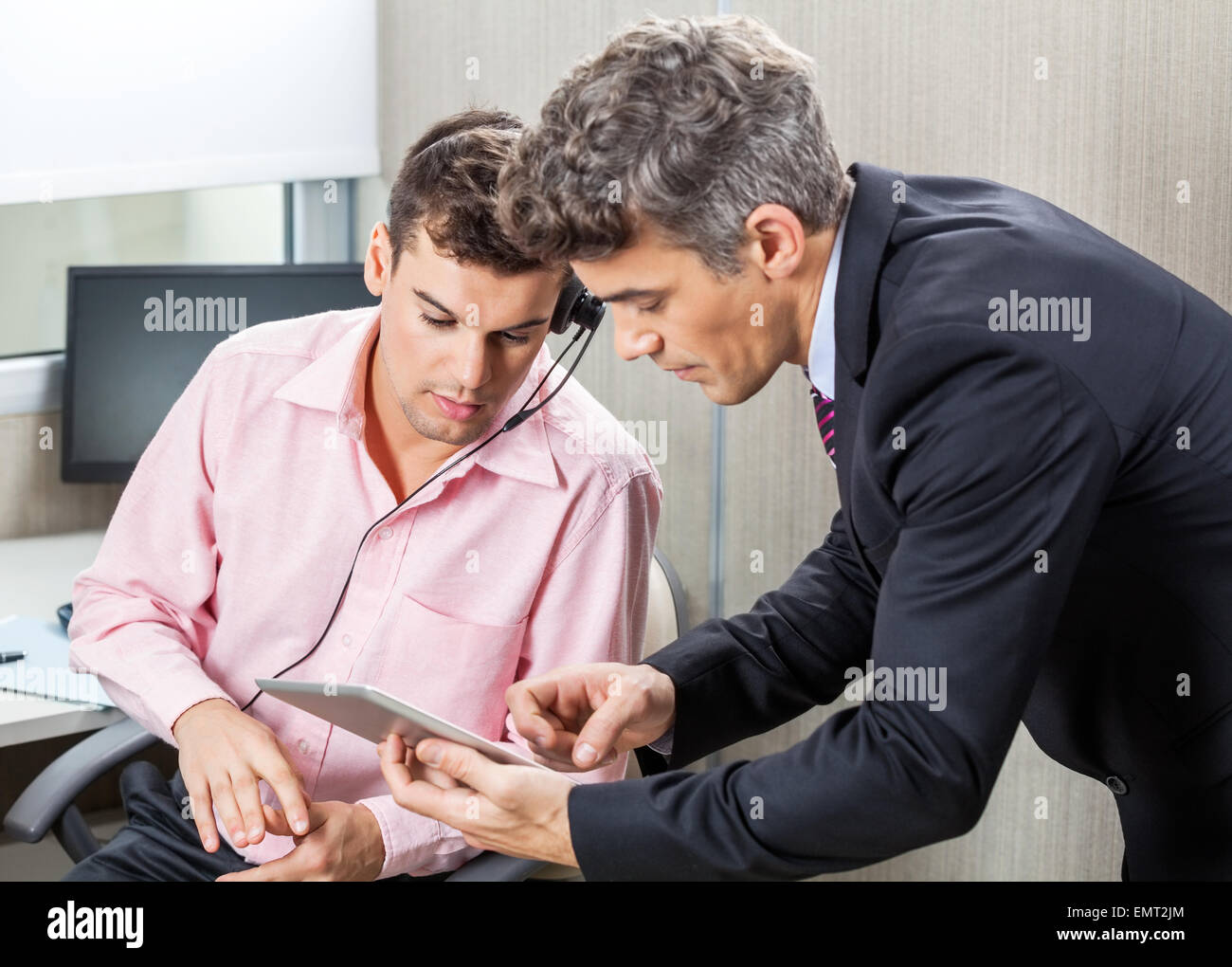 Service agent hi-res stock photography and images - Alamy