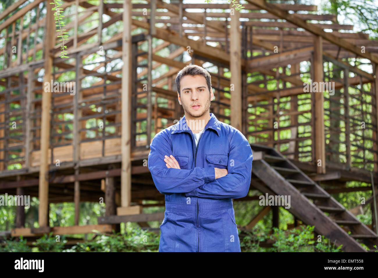 Construction worker crossed arms hi-res stock photography and images ...