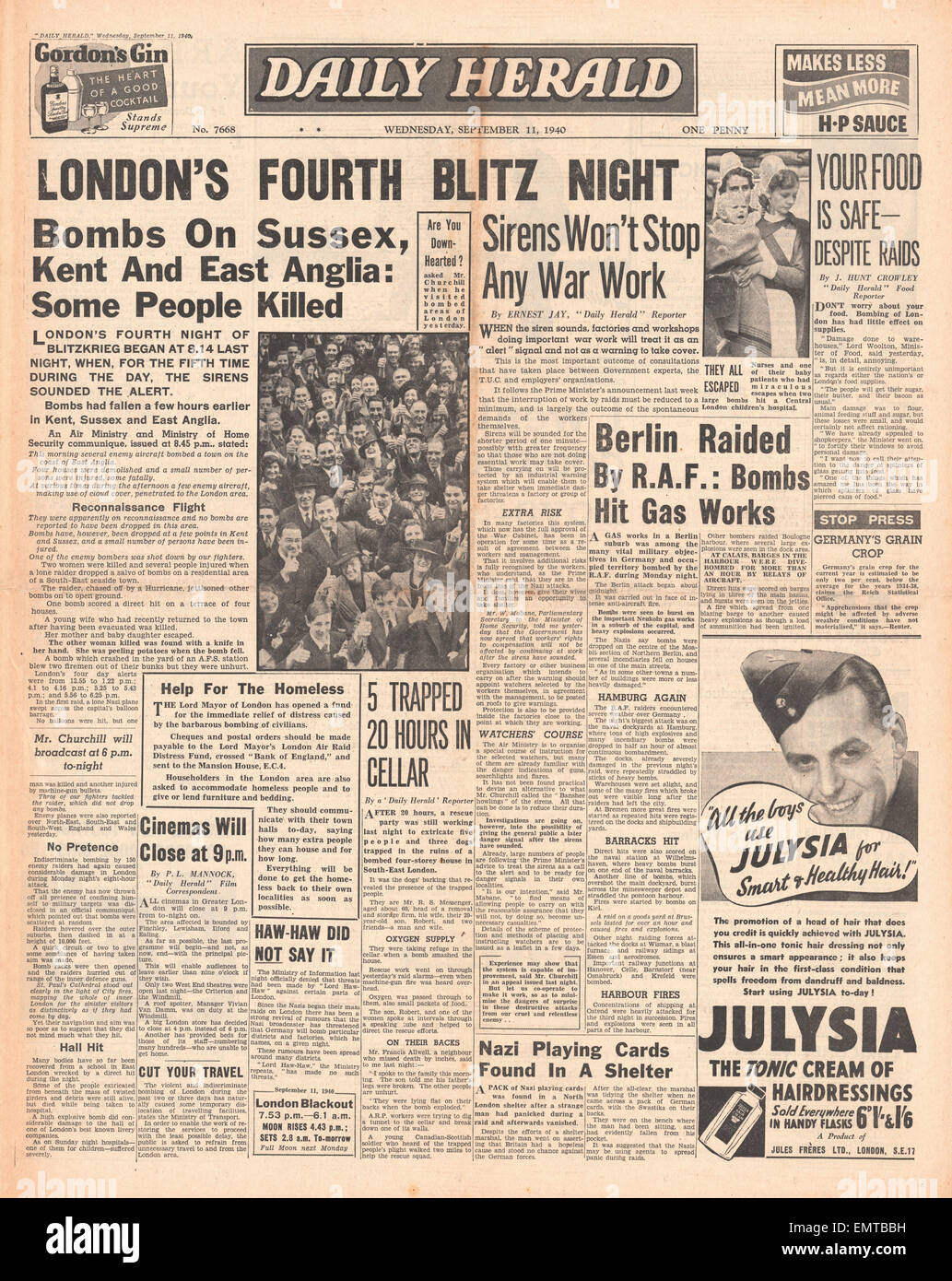 1940 daily herald luftwaffe raids on london hi-res stock photography ...