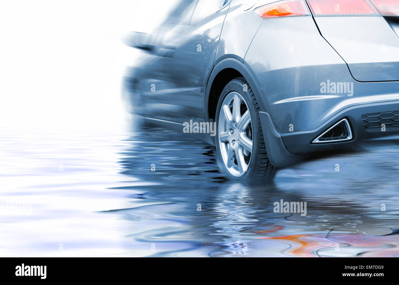 Car in the water hi-res stock photography and images - Alamy
