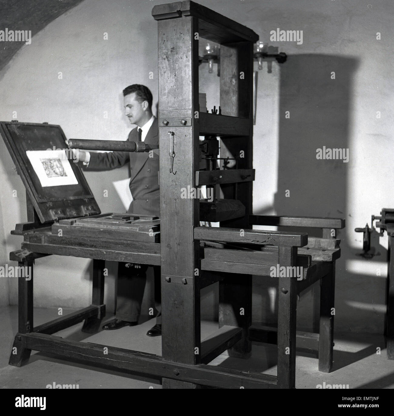 Printing press 1950s hi-res stock photography and images - Alamy