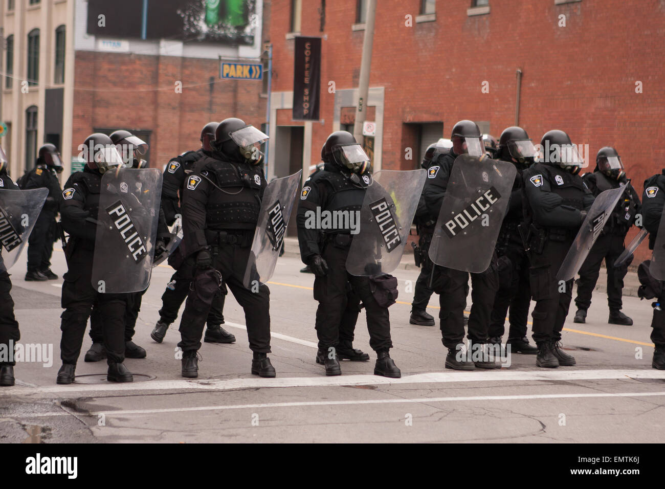 G20 toronto police gas hi-res stock photography and images - Alamy