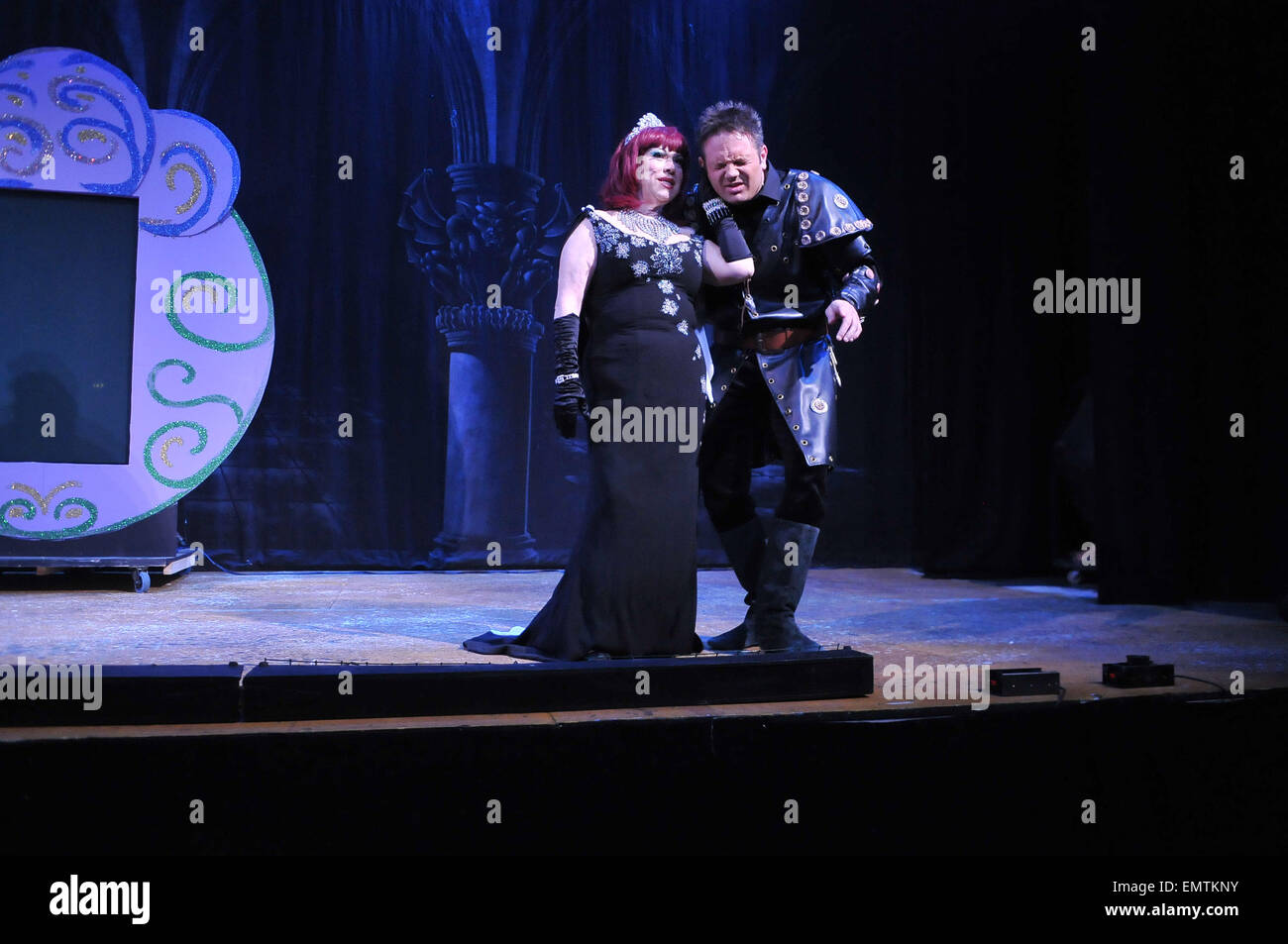 Royal Court Liverpool Theatre High Resolution Stock Photography and Images - Alamy