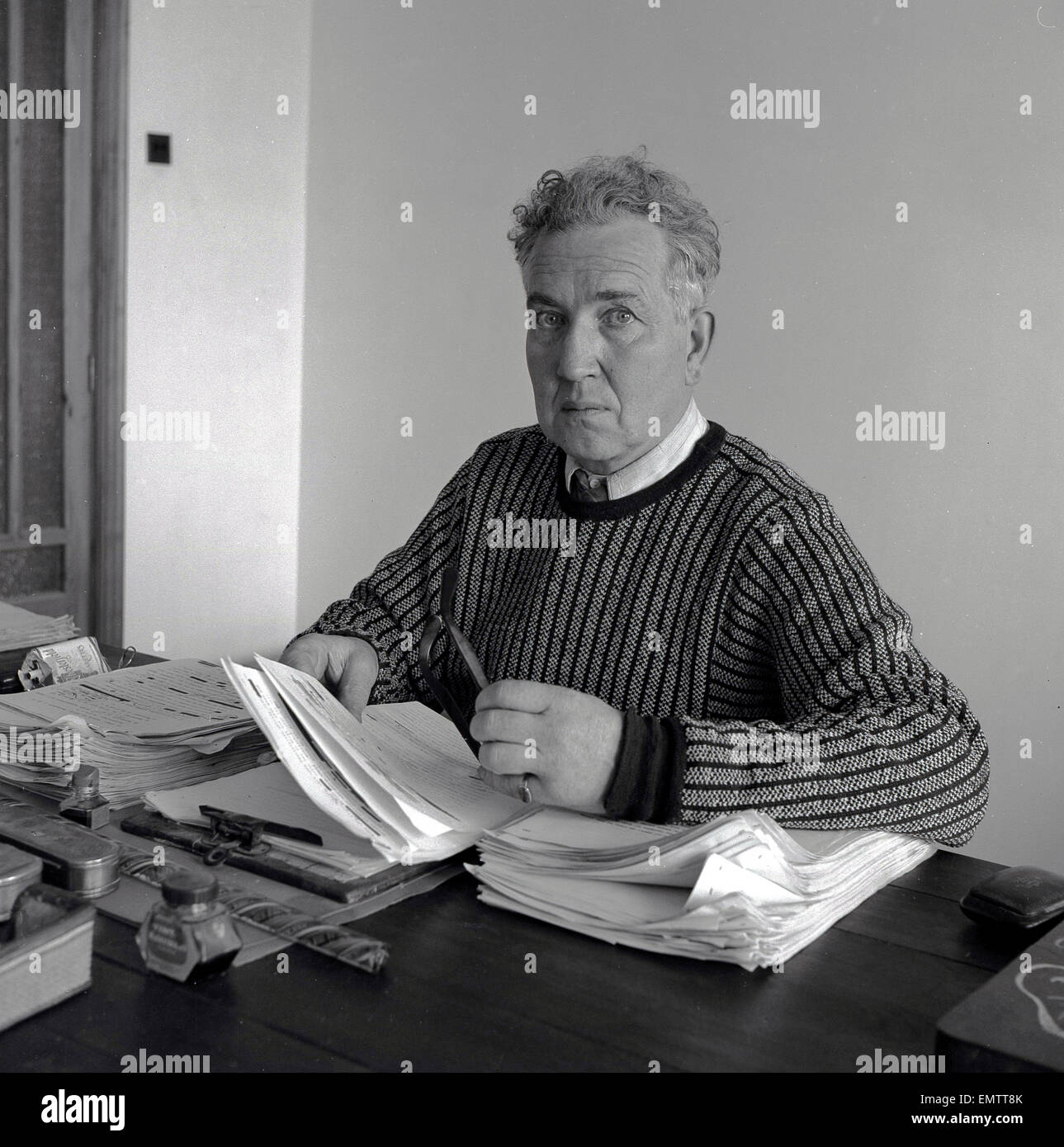 Robert graves poet hi-res stock photography and images - Alamy