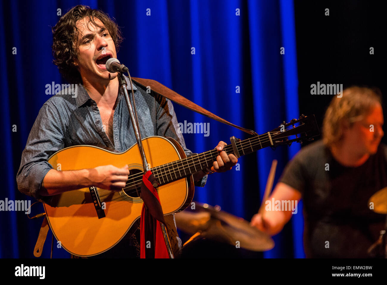 Italian acoustic pop hi-res stock photography and images - Alamy