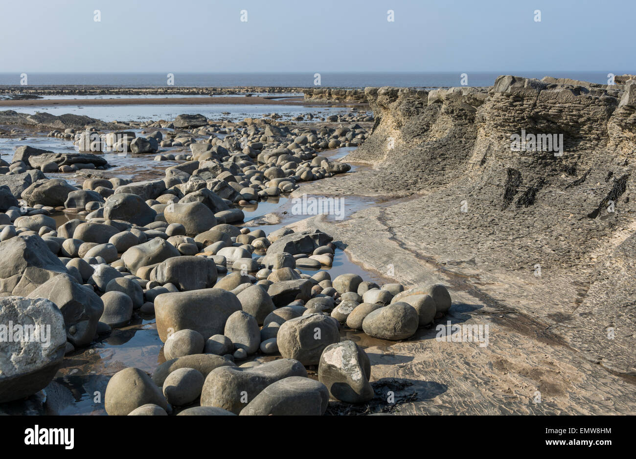Sedimentary rock layers horizontal hi-res stock photography and images ...