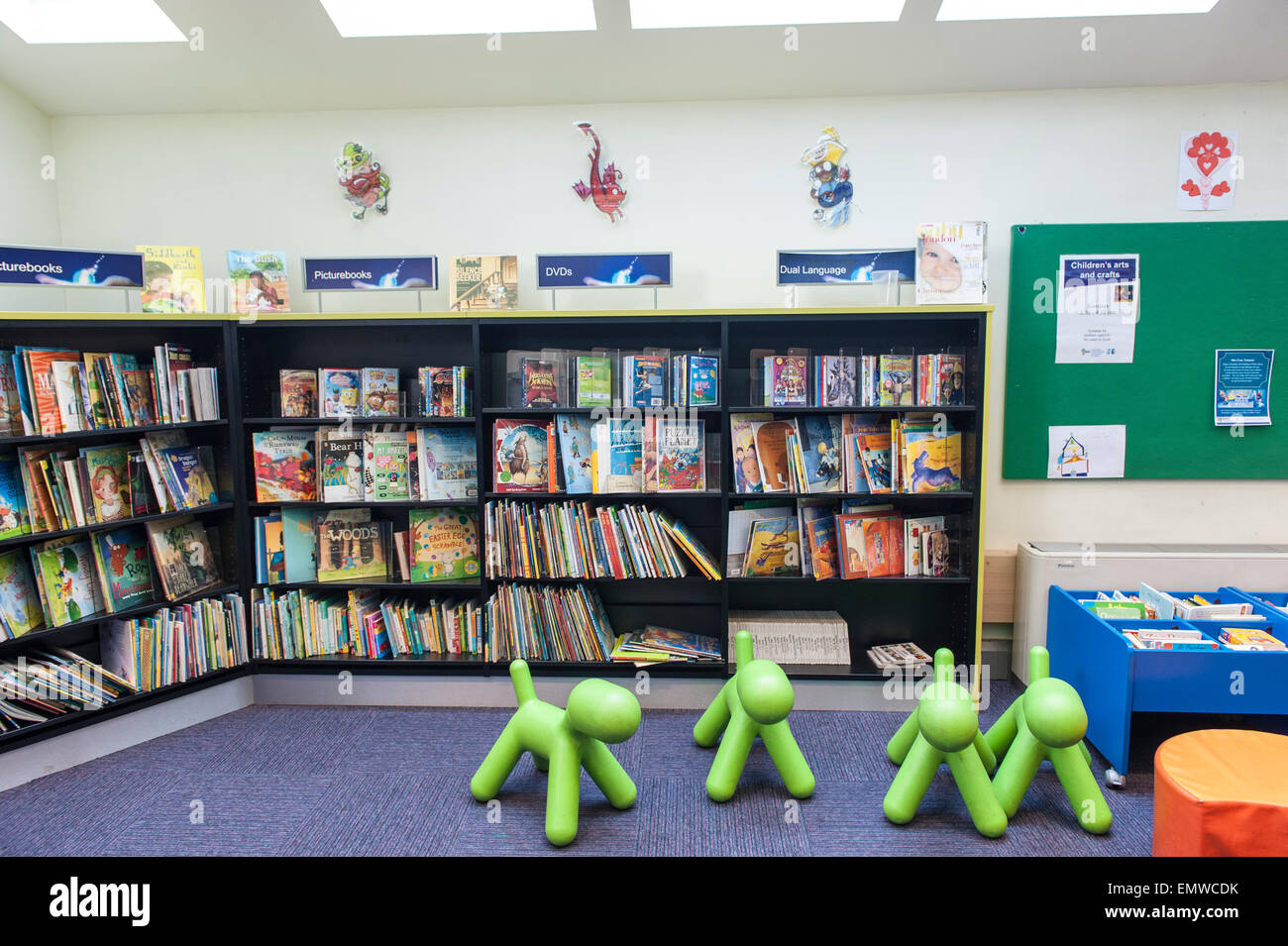 Childrens library hi-res stock photography and images - Alamy