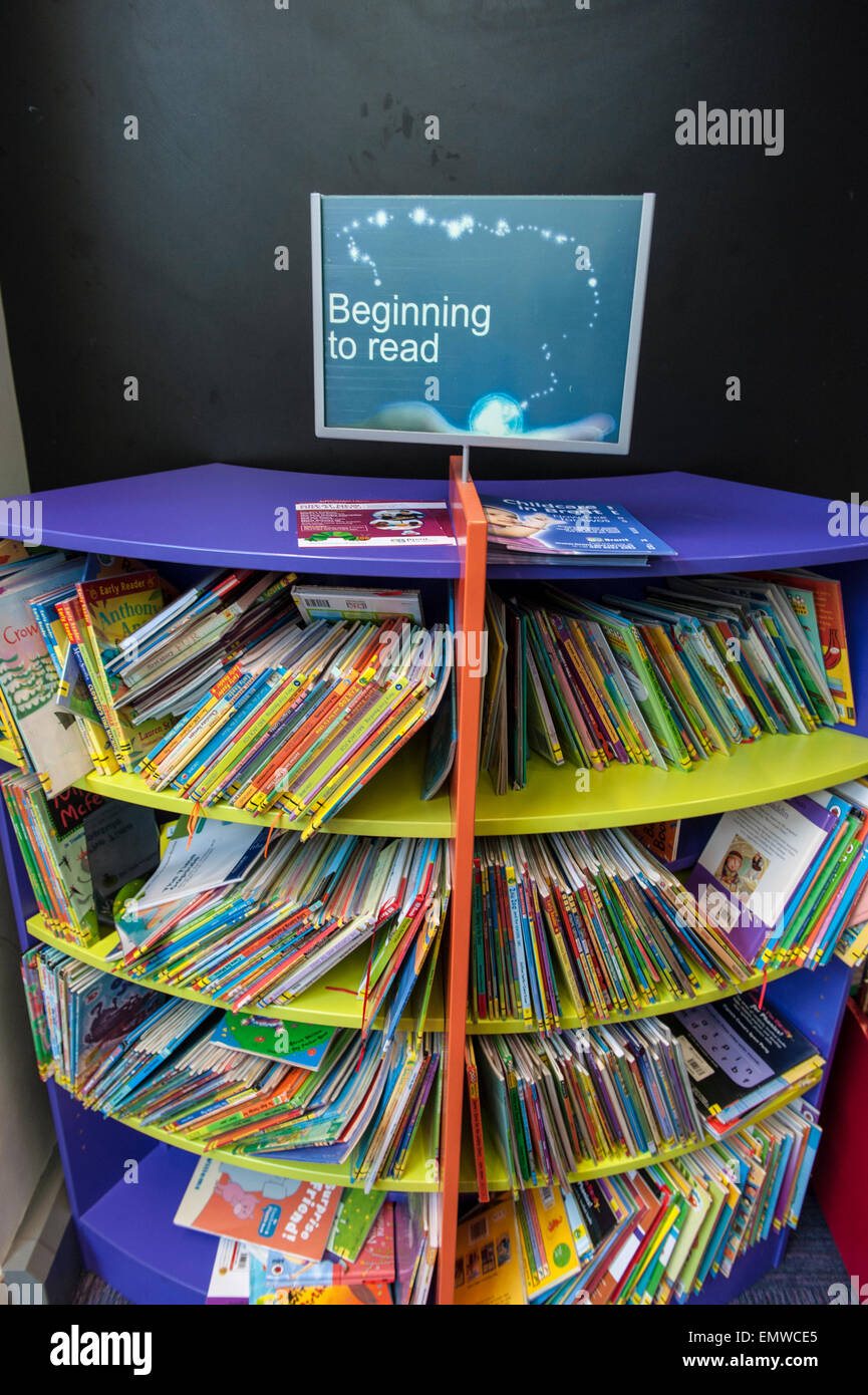 Childrens library hi-res stock photography and images - Alamy