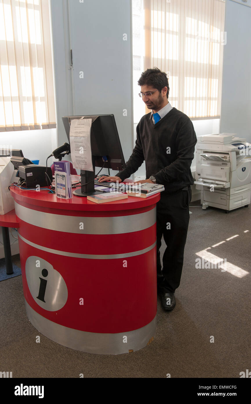 Reception desk library hi-res stock photography and images - Alamy