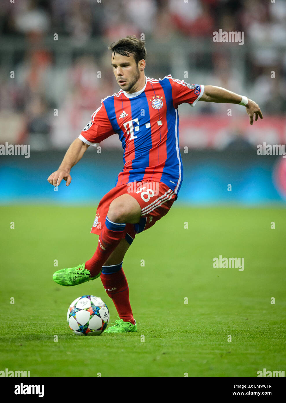 Munich, Germany. 21st Apr, 2015. Munich's Juan Bernat in action during ...
