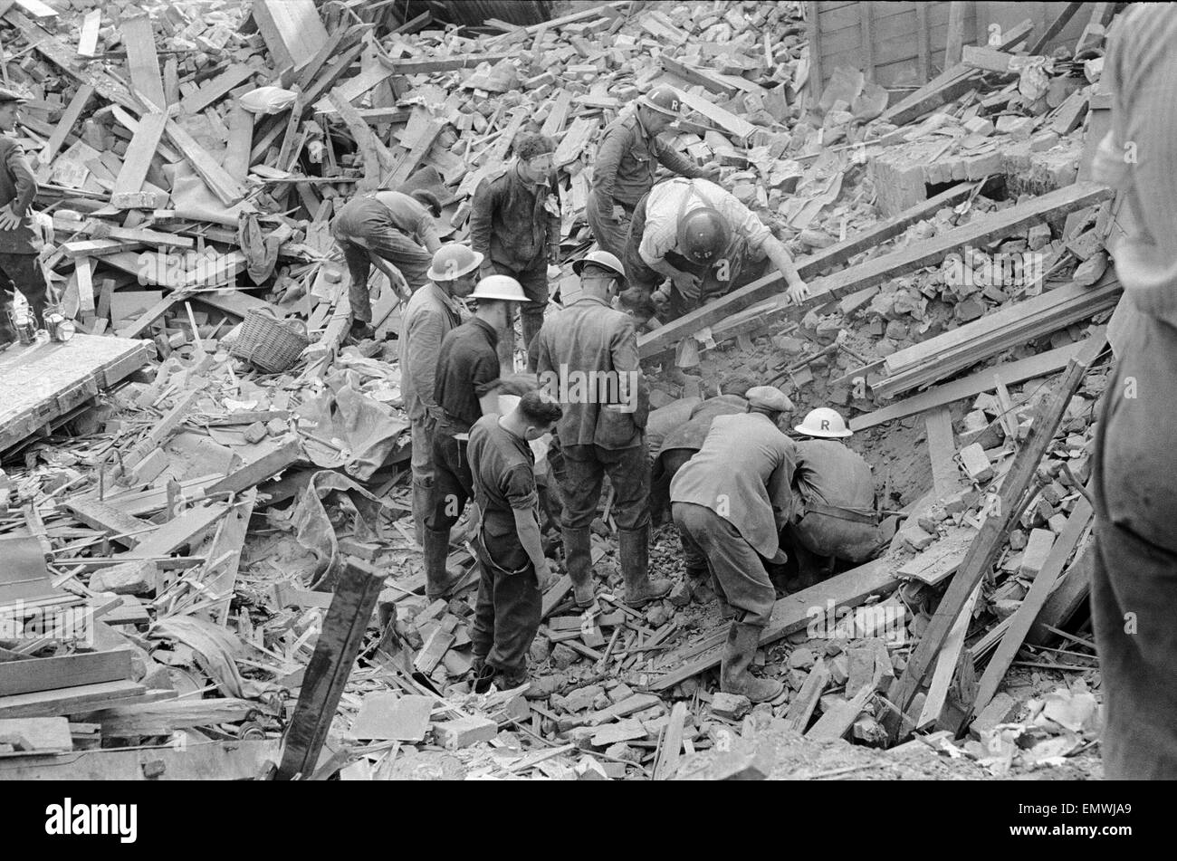 Ww2 bomb damage blitz damage hi-res stock photography and images - Alamy