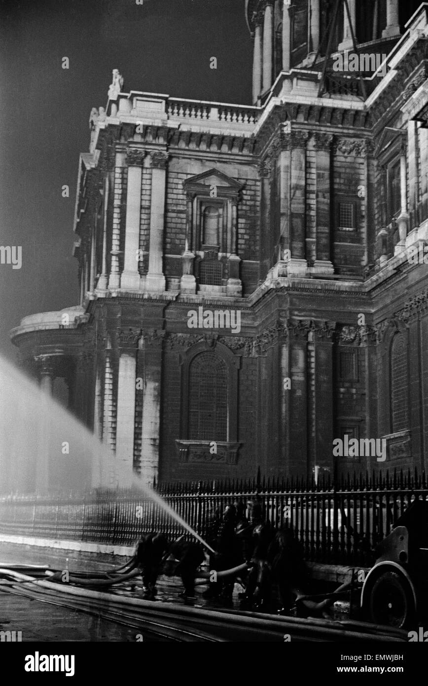 St Pauls Cathedral, 29 December 1940 Stock Photo - Alamy