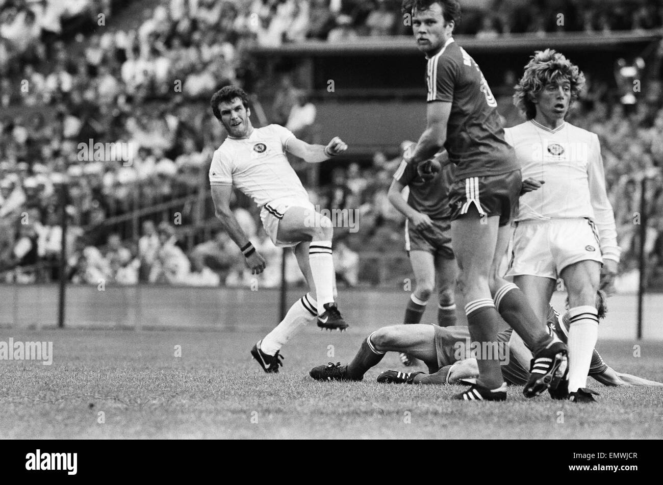 Peter withe aston villa european cup hi-res stock photography and ...