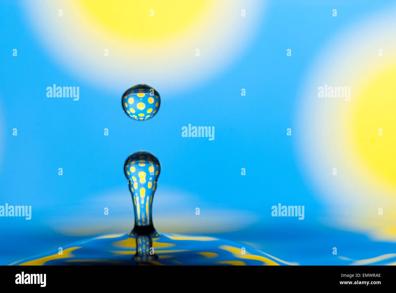 Drop splash hi-res stock photography and images - Alamy