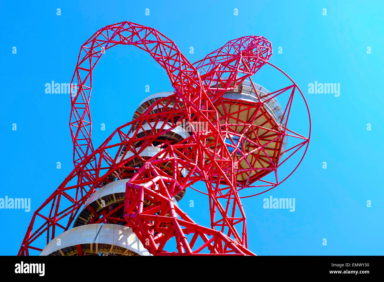 Arcelormittal orbit observation tower hi-res stock photography and ...