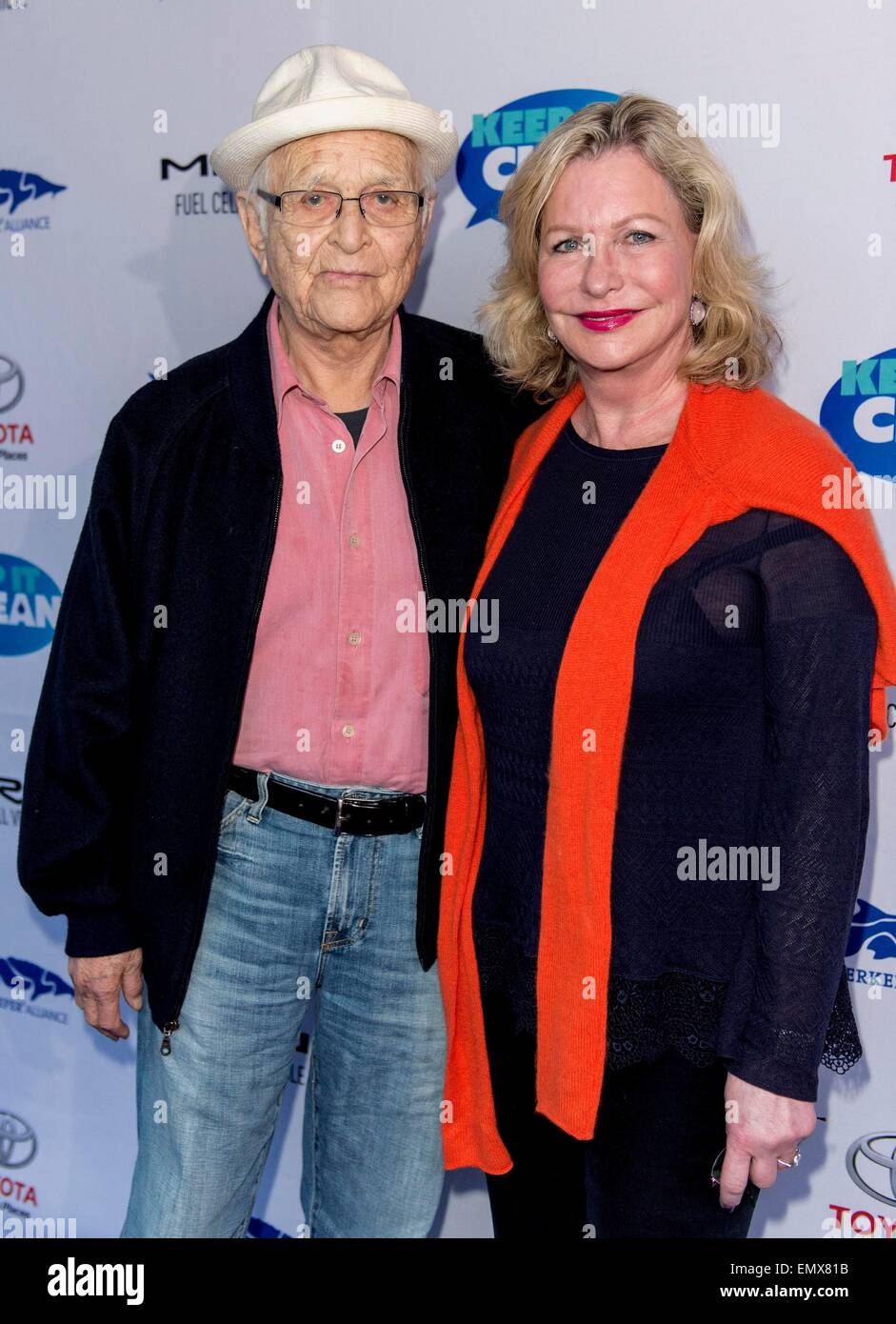 Hollywood, California, USA. 22nd Apr, 2015. NORMAN LEAR and LYN DAVIS ...