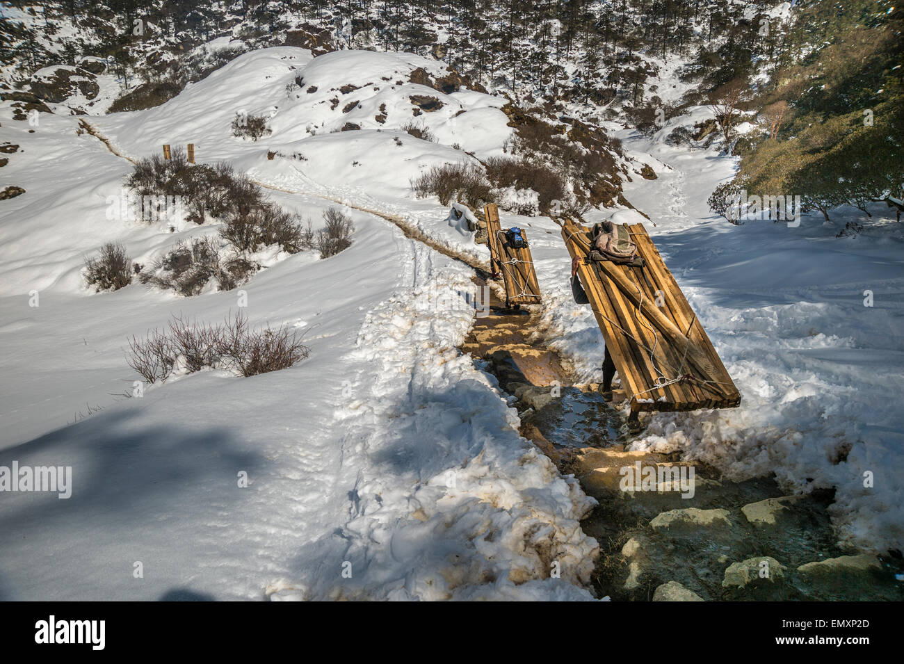 Carrying heavy load on his back hi-res stock photography and images - Alamy