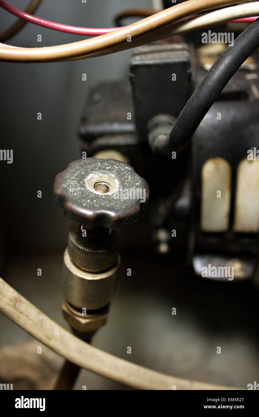 Oil pipe line valve hi-res stock photography and images - Alamy