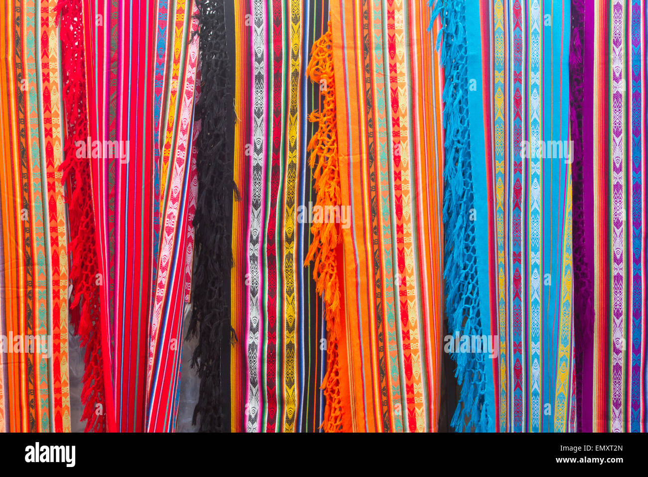 Otavalo ecuador market wool hi-res stock photography and images - Alamy