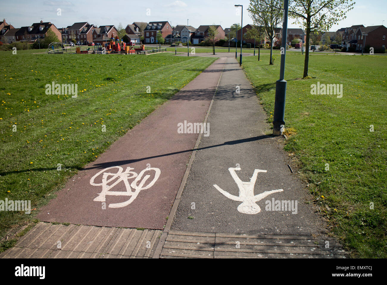 Cycle path and footpath at Warwick Gates housing estate, Warwick ...
