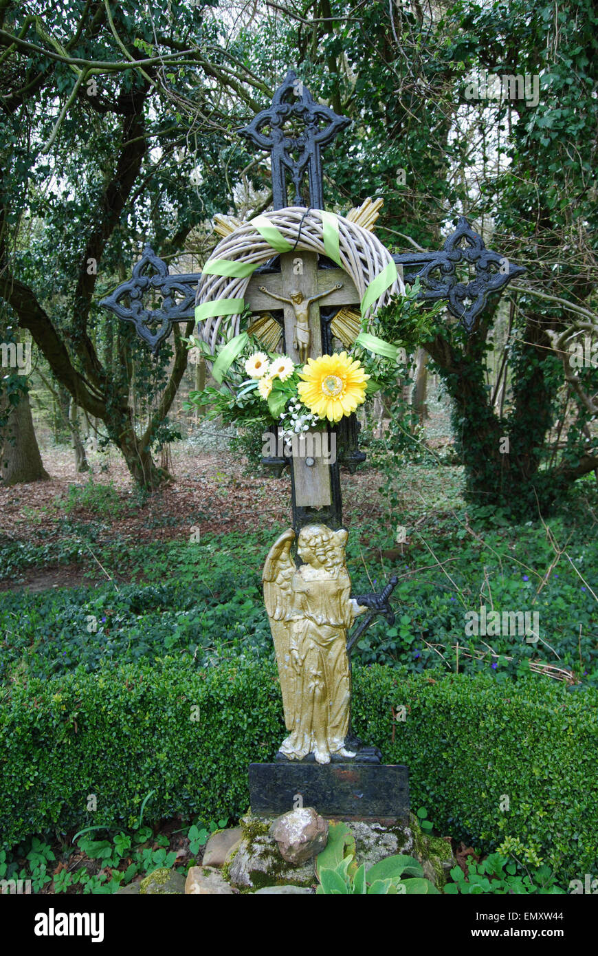 Wayside cross memorial stone hi-res stock photography and images - Alamy