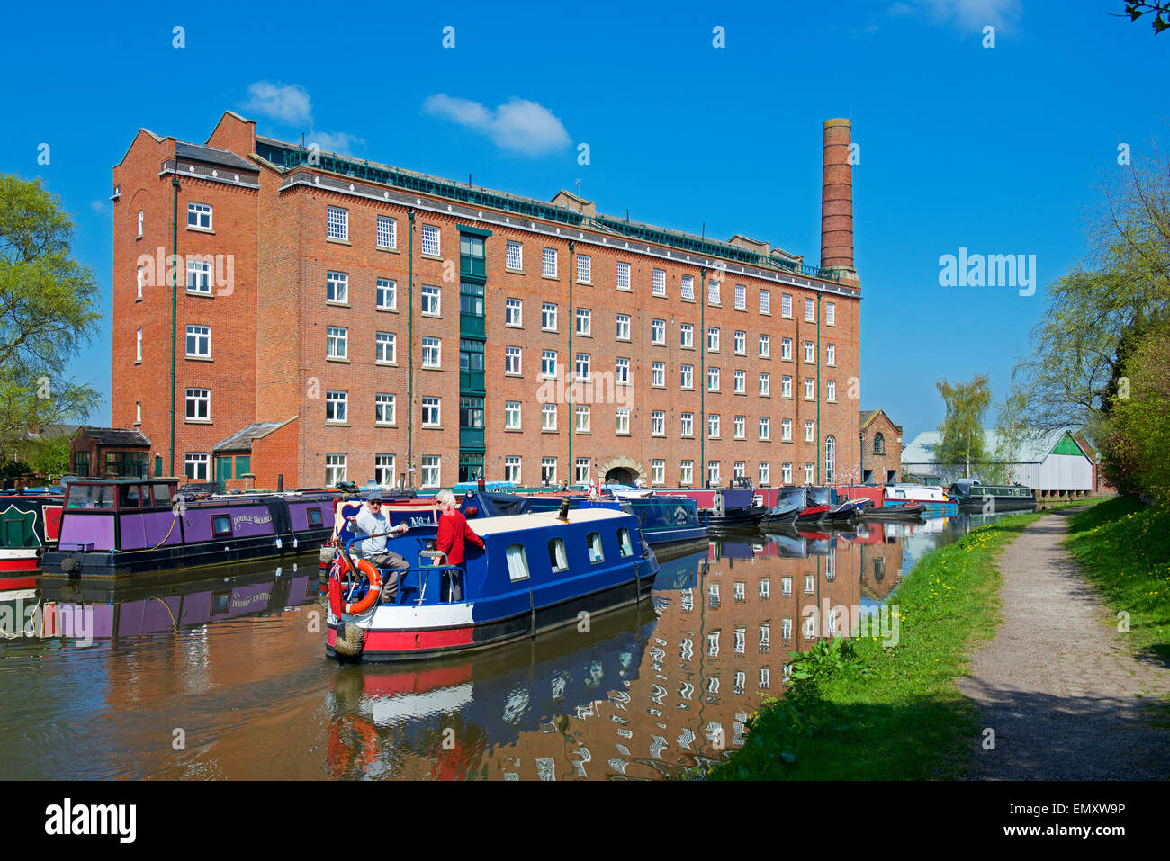 The Macclesfield Canal in Macclesfield, Cheshire, England UK Stock ...