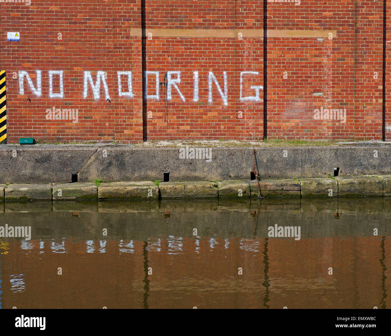 No mooring sign hi-res stock photography and images - Alamy
