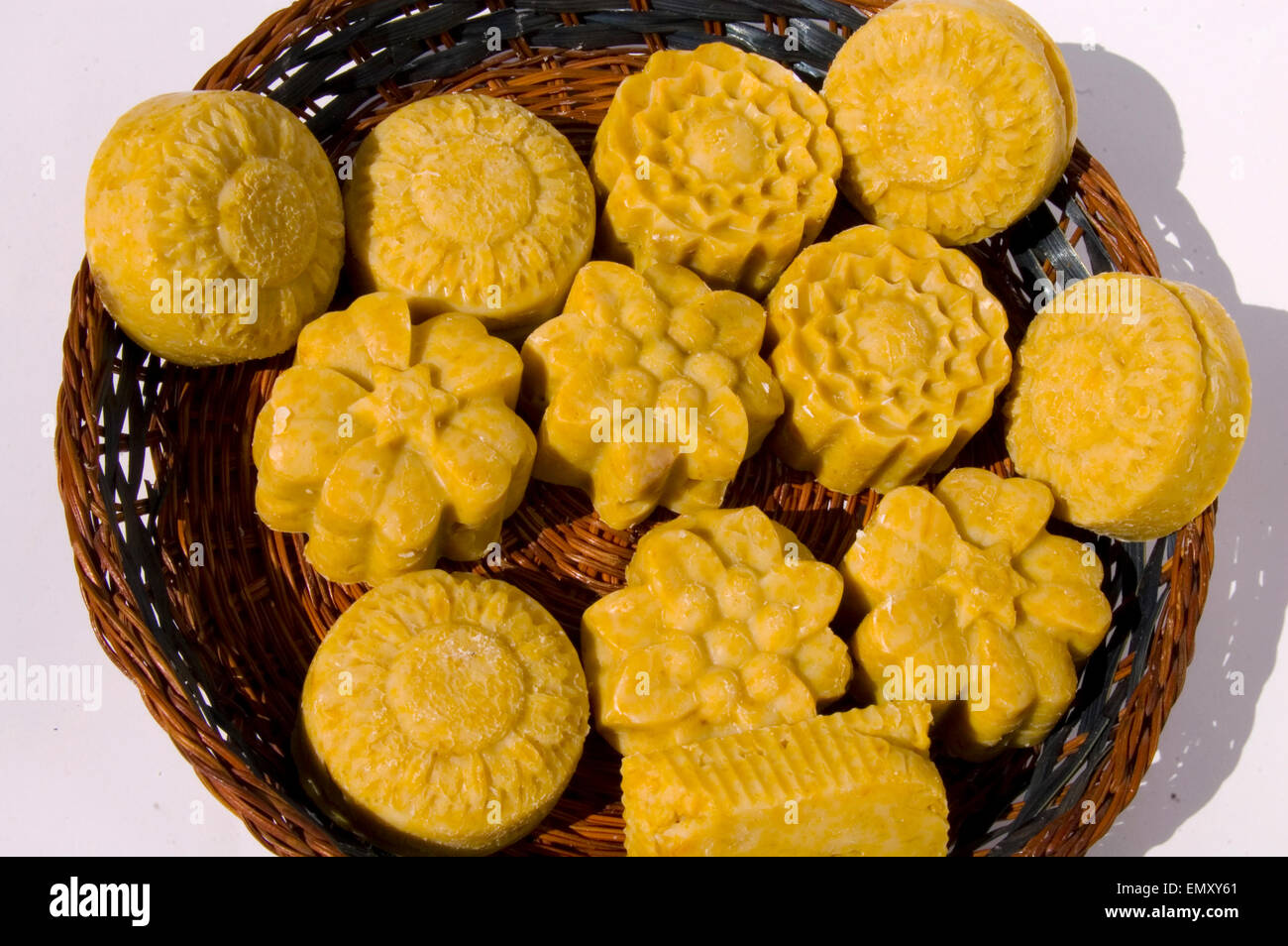 Round beautiful and natural handmade soaps in a basket Stock Photo - Alamy