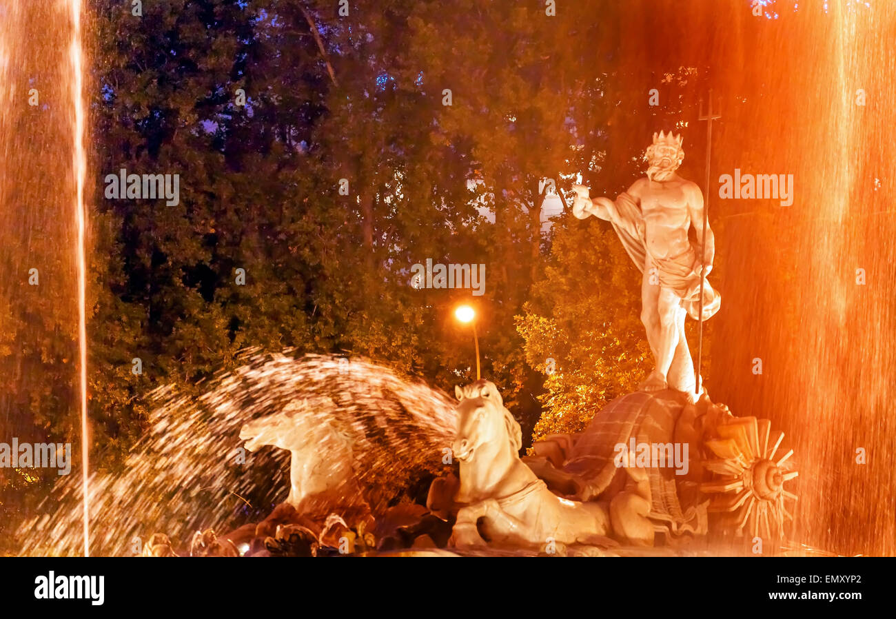 Neptune Chariot, Roman God, Statue Fountain Fuento de Neptuno Night ...