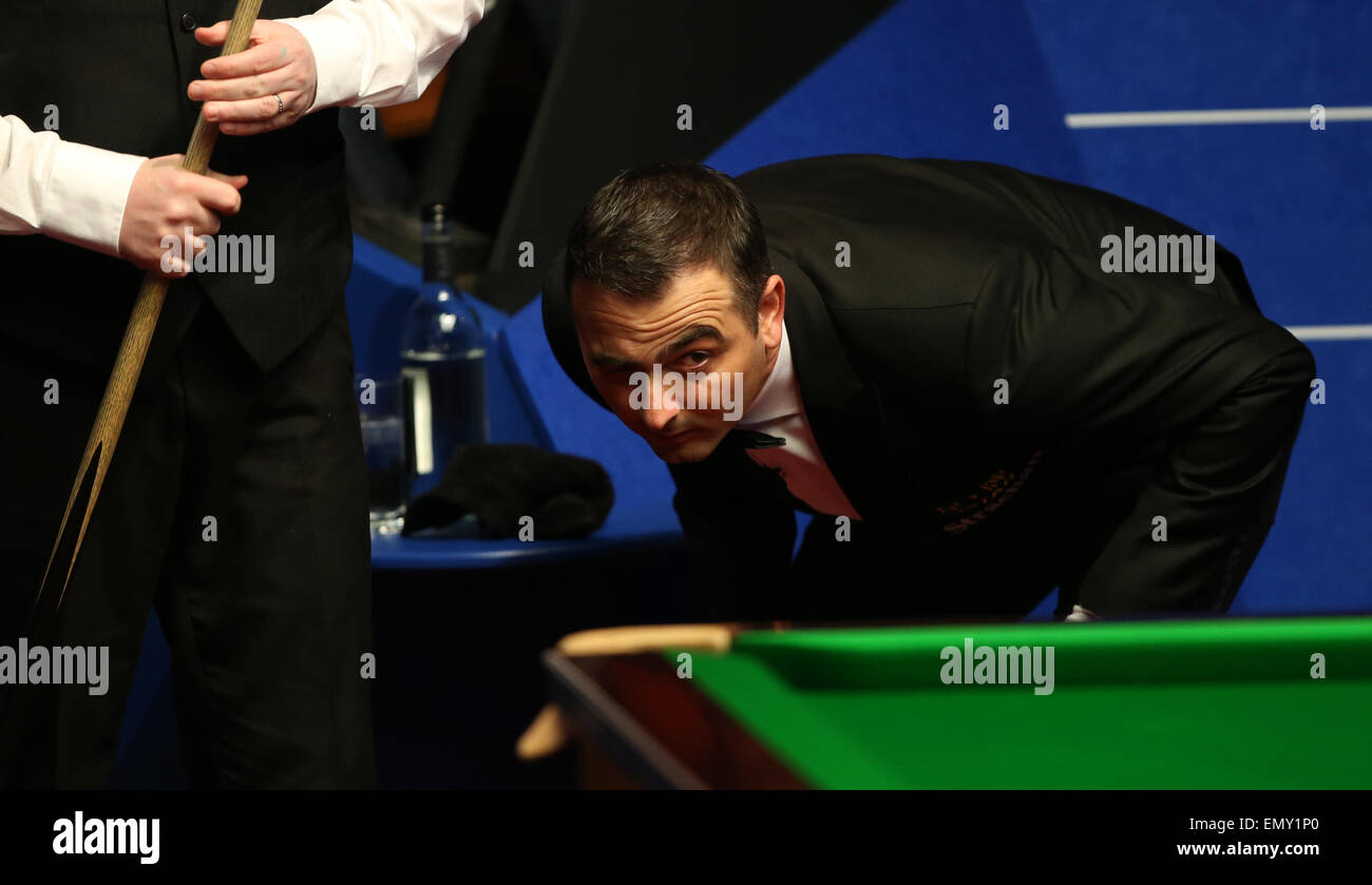 Snooker referee hi-res stock photography and images - Alamy