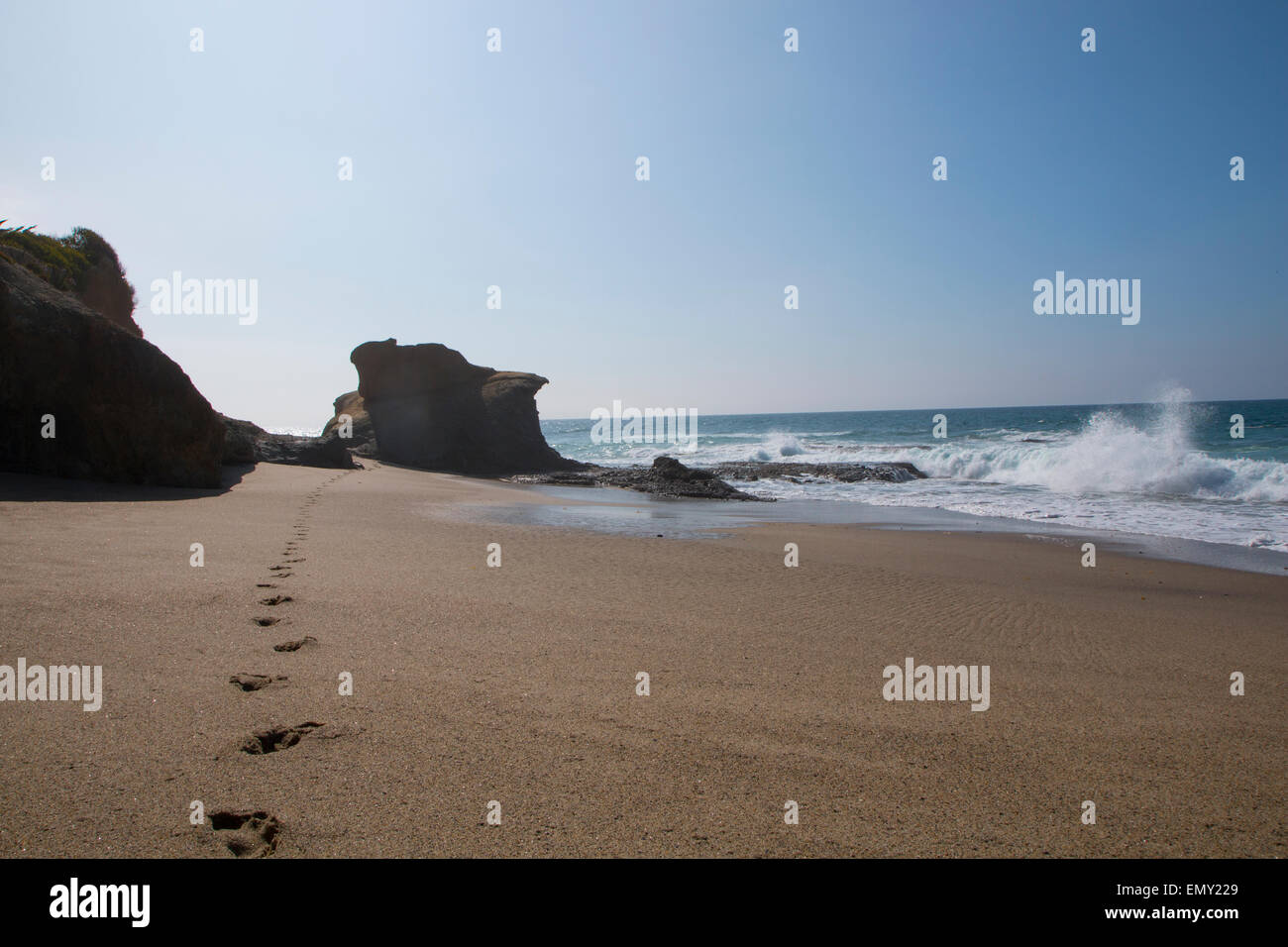 A path along the beach in Laguna Beach, California Stock Photo - Alamy