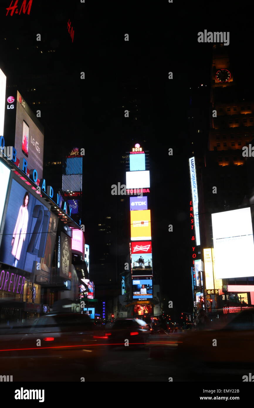 Skyscrapers in times square hi-res stock photography and images - Alamy