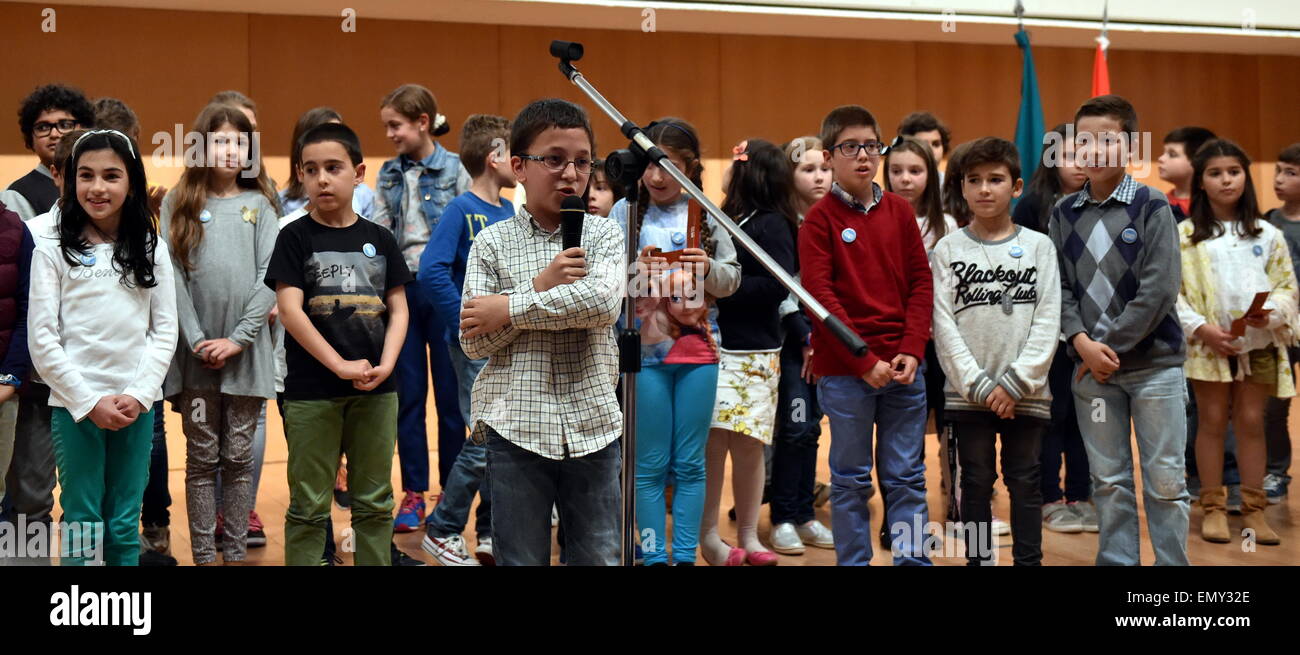 Aveiro, Portugal. 23rd Apr, 2015. Portuguese pupils perform during the ...