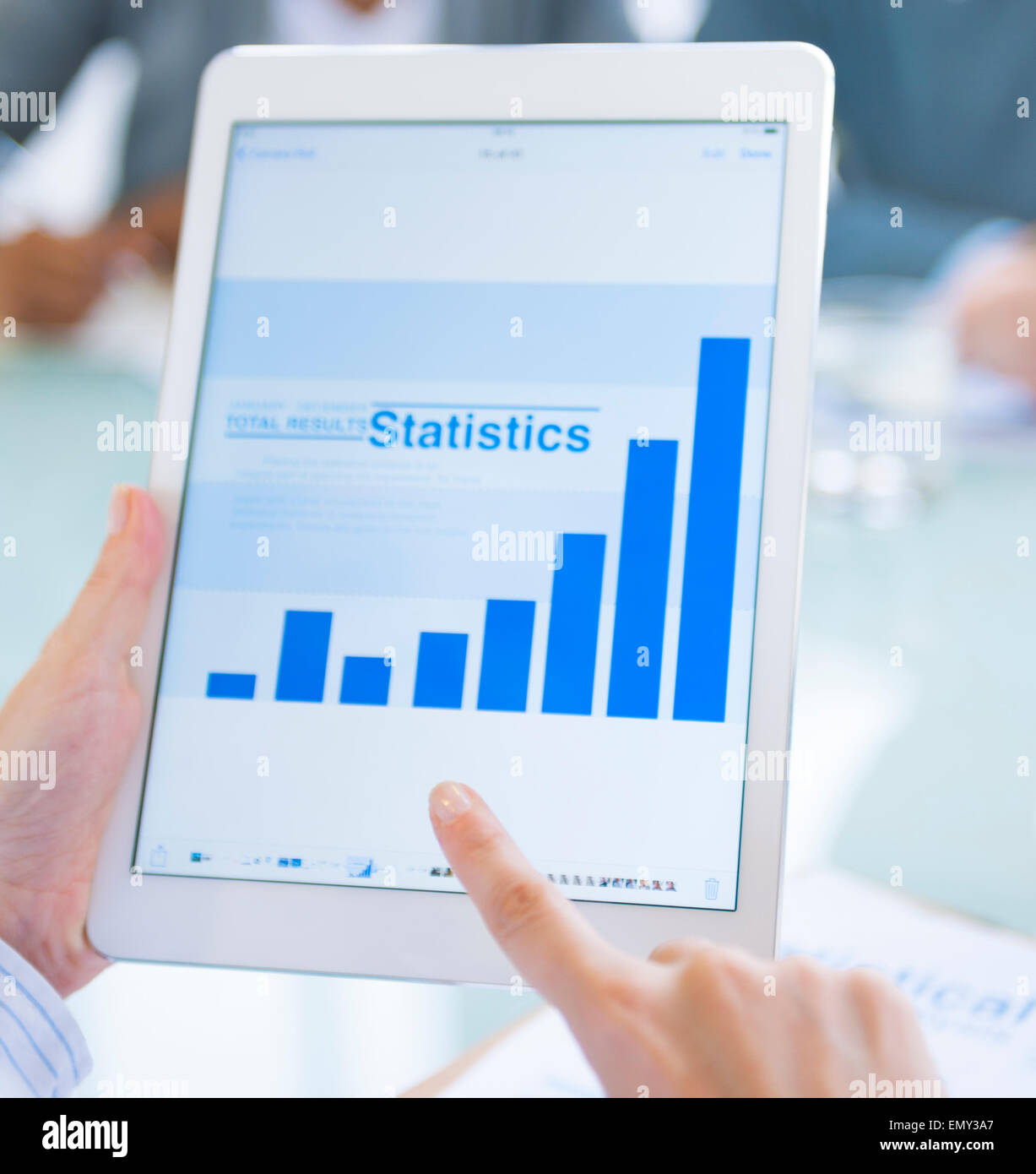 Online statistics hi-res stock photography and images - Alamy