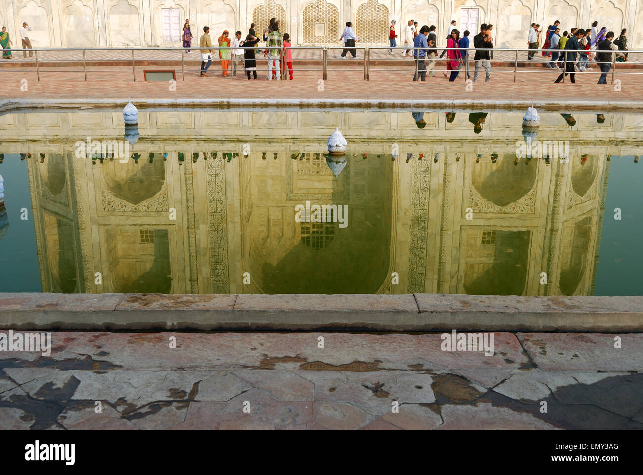 taj mahal reflection india Stock Photo - Alamy